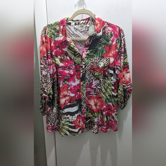 Emily Daniels | Tops | Emily Daniels Floral Shirt Button Down Petite Xl ...